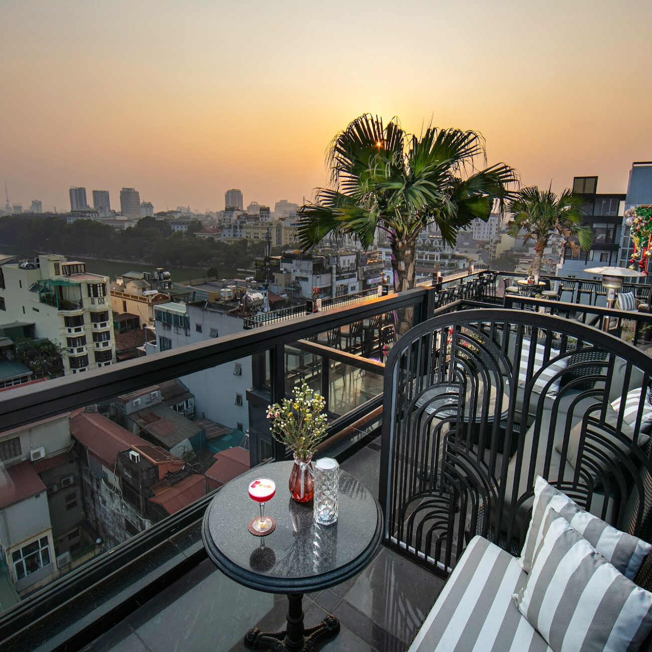 Rooftop Bar with Ho Guom Lake View - San's Rooftop Bar